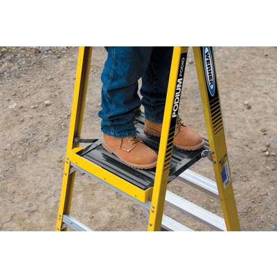 916586-1 Werner 3-Step, Fiberglass Platform Stepladder; 375 lb. Load ...
